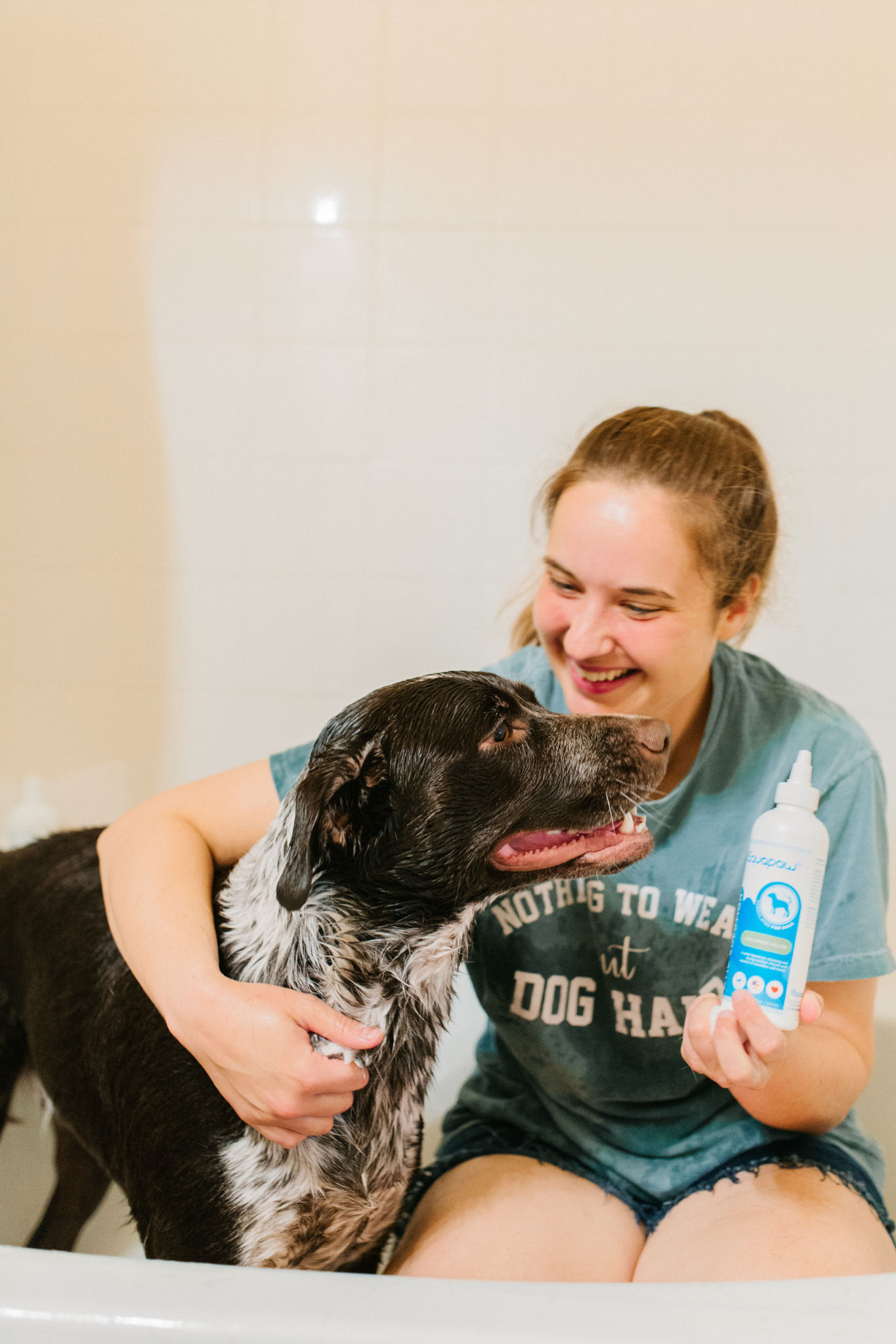 Aquapaw Pet Bathing Tool Review – Sparkles and Sunshine Blog