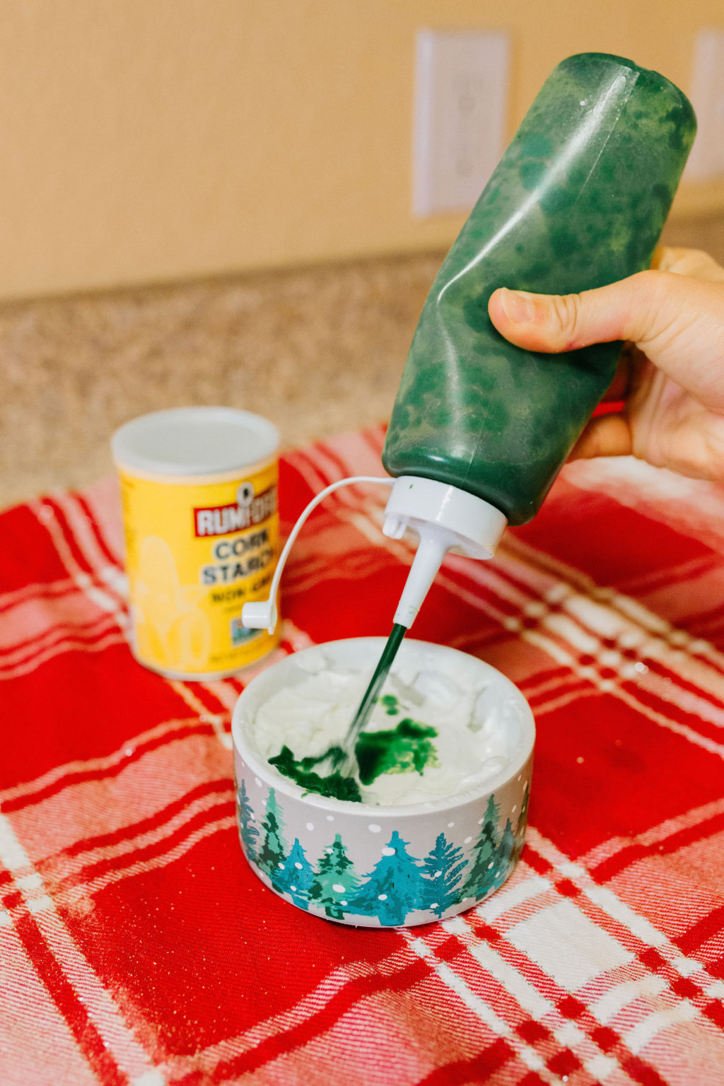 Dog Friendly Cupcake Christmas Wreath Recipe With Dog Safe Icing ...