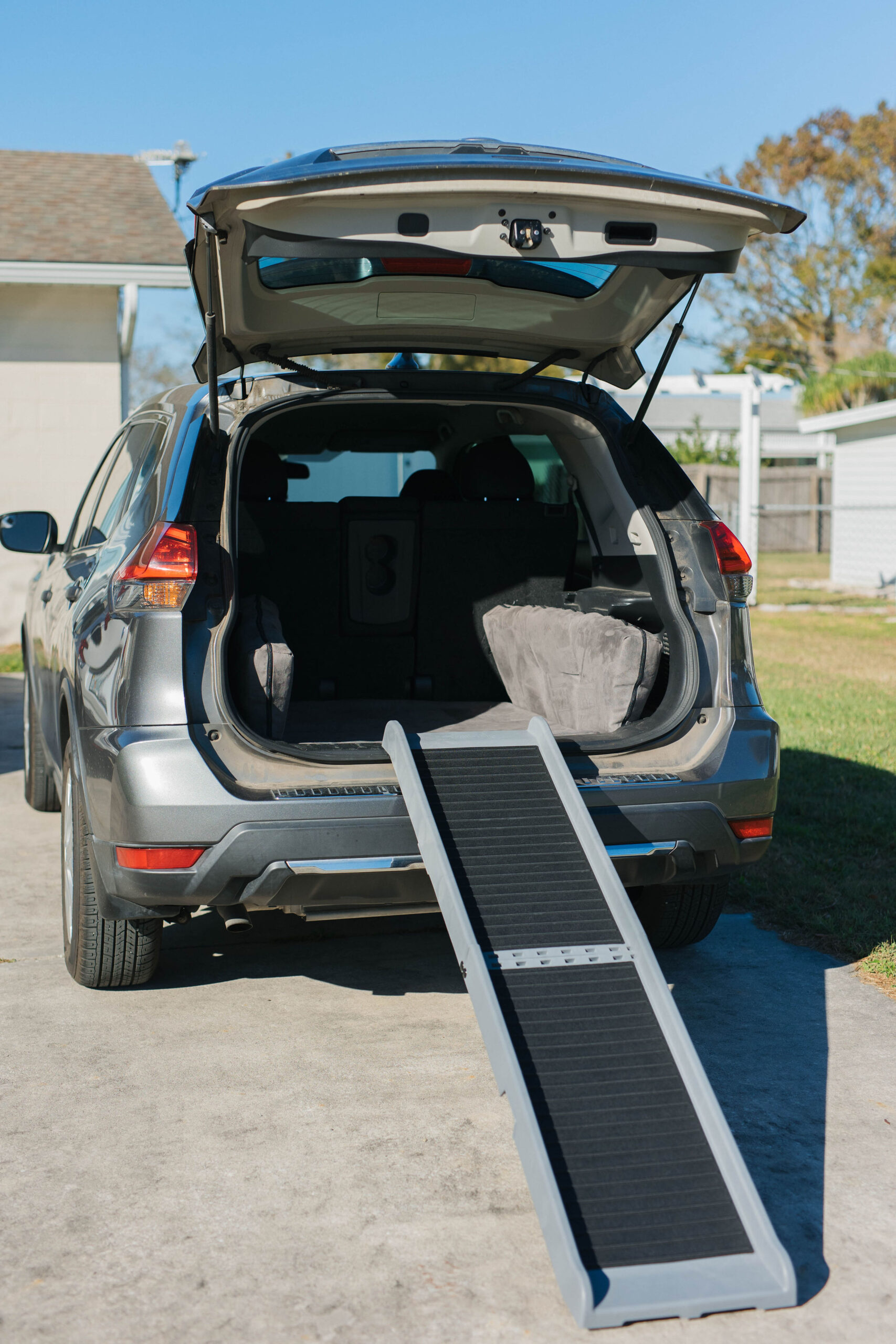 WeatherTech Lightweight Folding Dog Ramp: Dog Ramps For Large Dogs ...